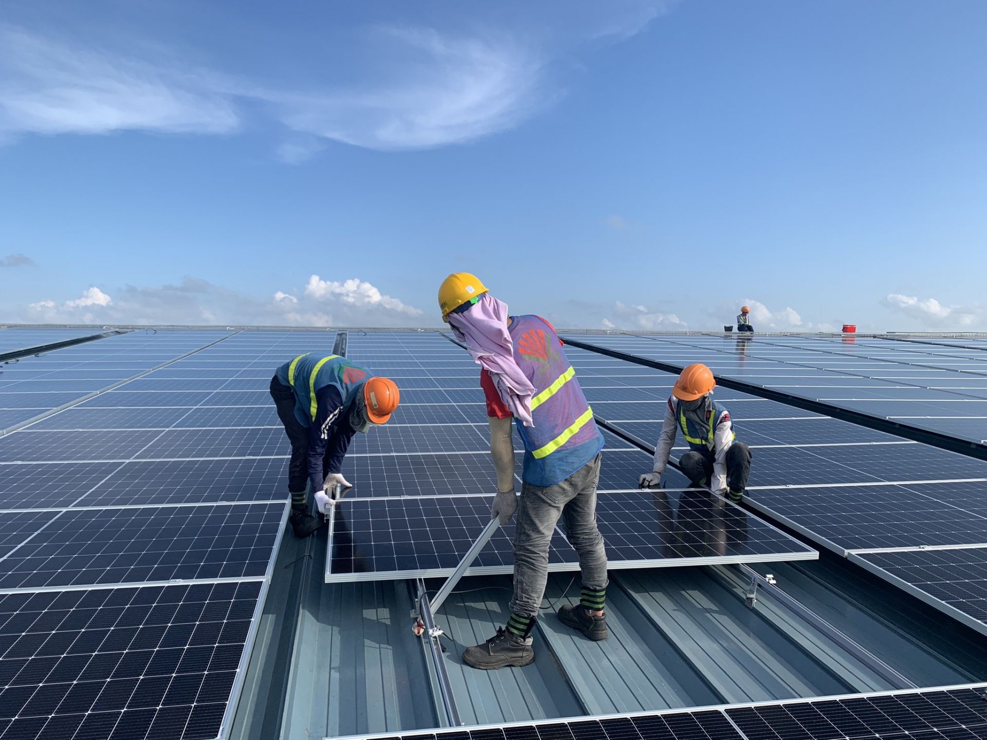 Giải pháp tiết kiệm năng lượng mái nhà hạ nhiệt mùa nóng